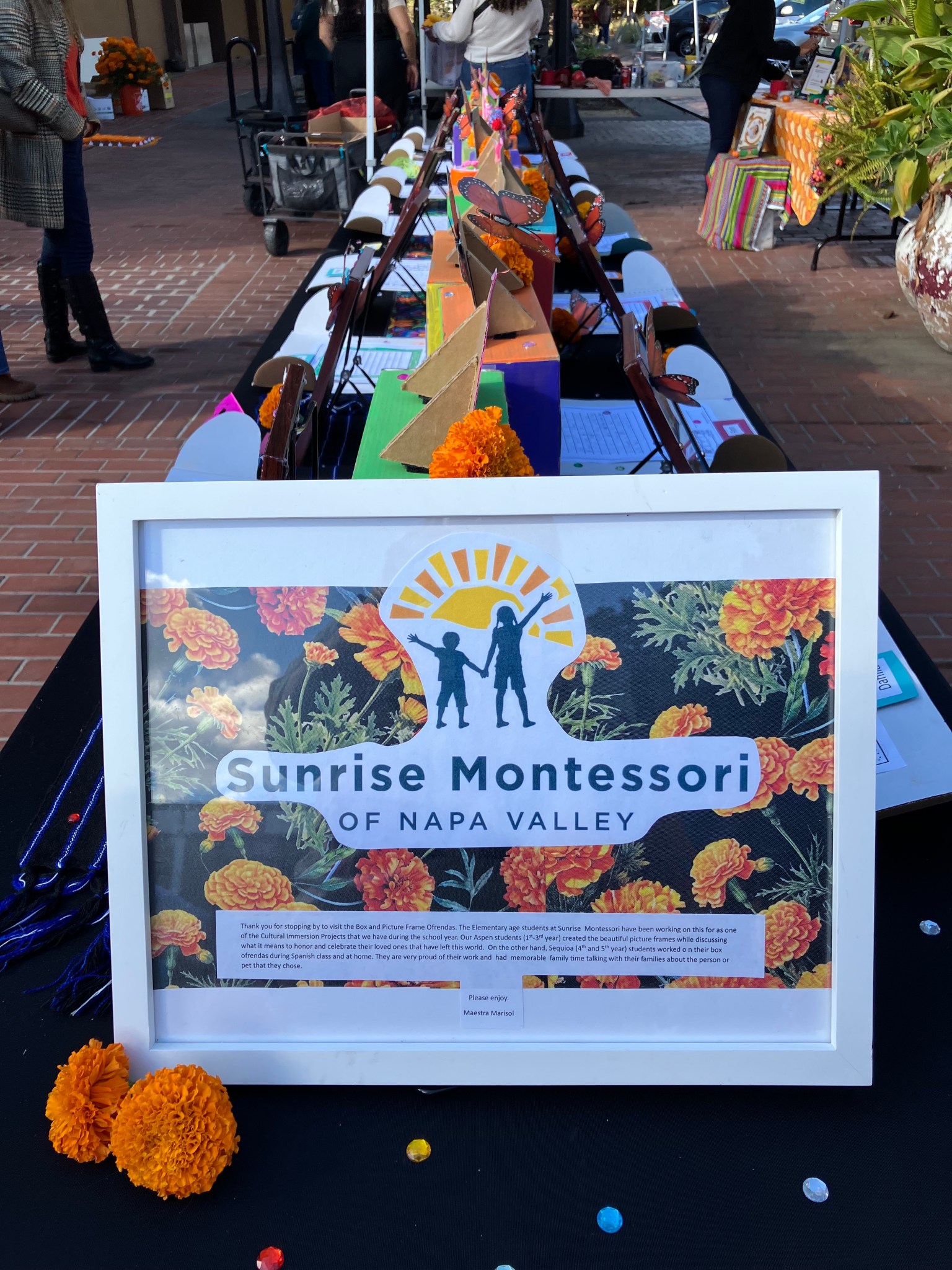 What is Dia de los Muertos and how does it connect to monarch butterflies?